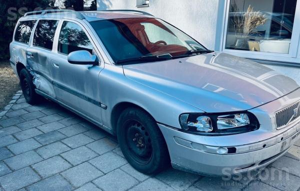 Volvo V70 2001 in Riga, with an engine capacity of 2.50 L and mileage of 305 thousand km for 650 €, photo 1 on AUTOMOTO.COM.LV