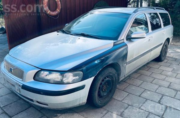 Volvo V70 2001 in Riga, with an engine capacity of 2.50 L and mileage of 305 thousand km for 650 €, photo 2 on AUTOMOTO.COM.LV