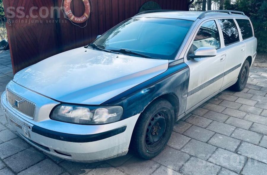 Вольво В70 2001 в Рига, объемом двигателя 2.50 л и пробегом 305 тыс. км за 650 €, фото 3 на AUTOMOTO.COM.LV