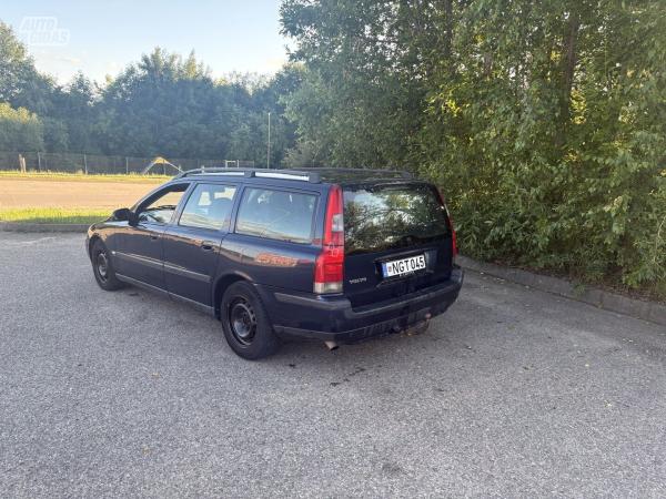 Volvo V70 2001 in Anyksciai, with an engine capacity of 2.40 L and mileage of 425 thousand km for 540 €, photo 3 on AUTOMOTO.COM.LV