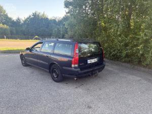 Volvo V70 2001 in Anyksciai, with an engine capacity of 2.40 L and mileage of 425 thousand km for 540 €, photo 4 on AUTOMOTO.COM.LV