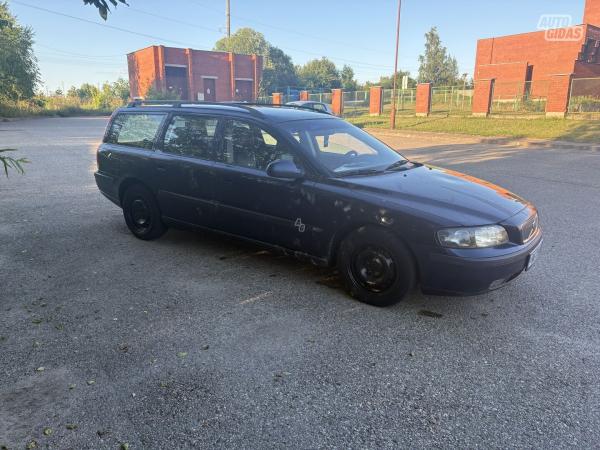 Volvo V70 2001 in Anyksciai, with an engine capacity of 2.40 L and mileage of 425 thousand km for 540 €, photo 5 on AUTOMOTO.COM.LV