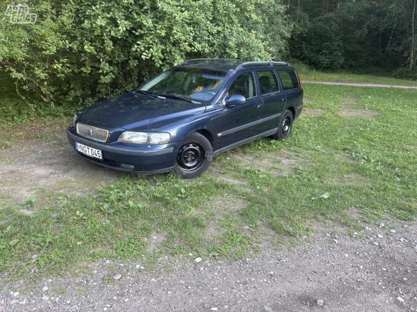 Volvo V70 2001 in Anyksciai, with an engine capacity of 2.40 L and mileage of 425 thousand km for 540 €, photo 9 on AUTOMOTO.COM.LV