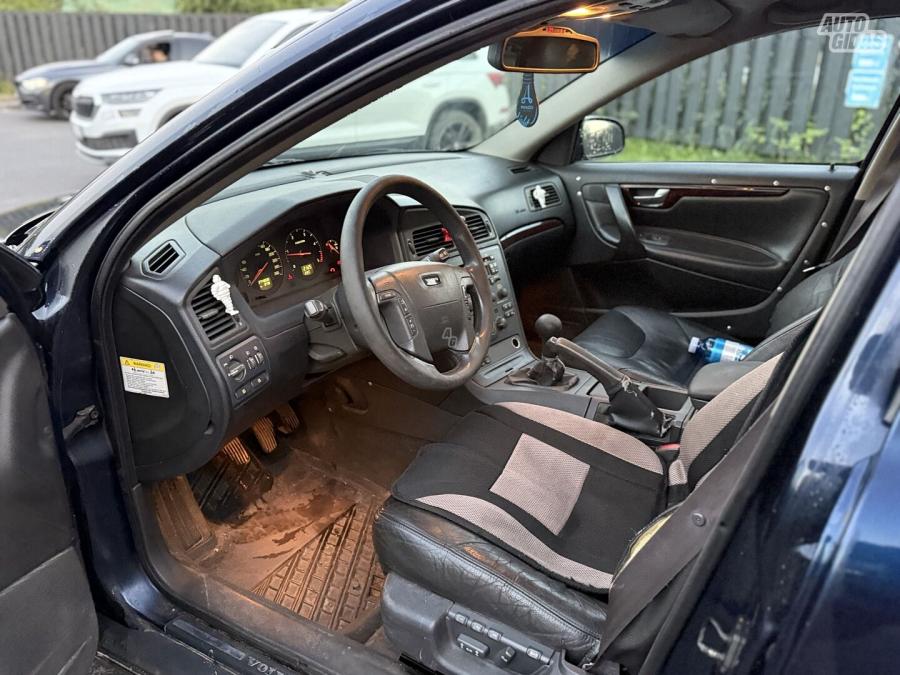 Volvo V70 2001 Viļņa, ar dzinēja tilpumu 2.50 L un nobraukumu 320 tūkst. km par 1150 €, foto 4 vietnē AUTOMOTO.COM.LV