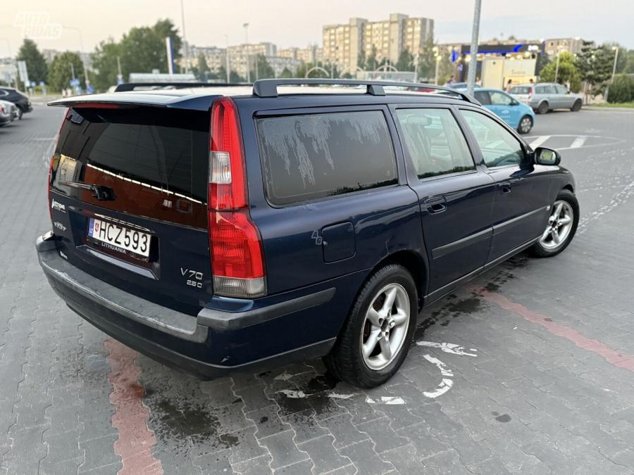 Volvo V70 2001 Viļņa, ar dzinēja tilpumu 2.50 L un nobraukumu 320 tūkst. km par 1150 €, foto 6 vietnē AUTOMOTO.COM.LV
