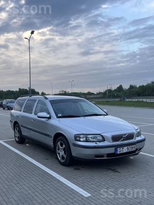 Volvo V70 2002 Rēzekne, ar dzinēja tilpumu 2.40 L un nobraukumu 374 tūkst. km par 1500 €, foto 1 vietnē AUTOMOTO.COM.LV
