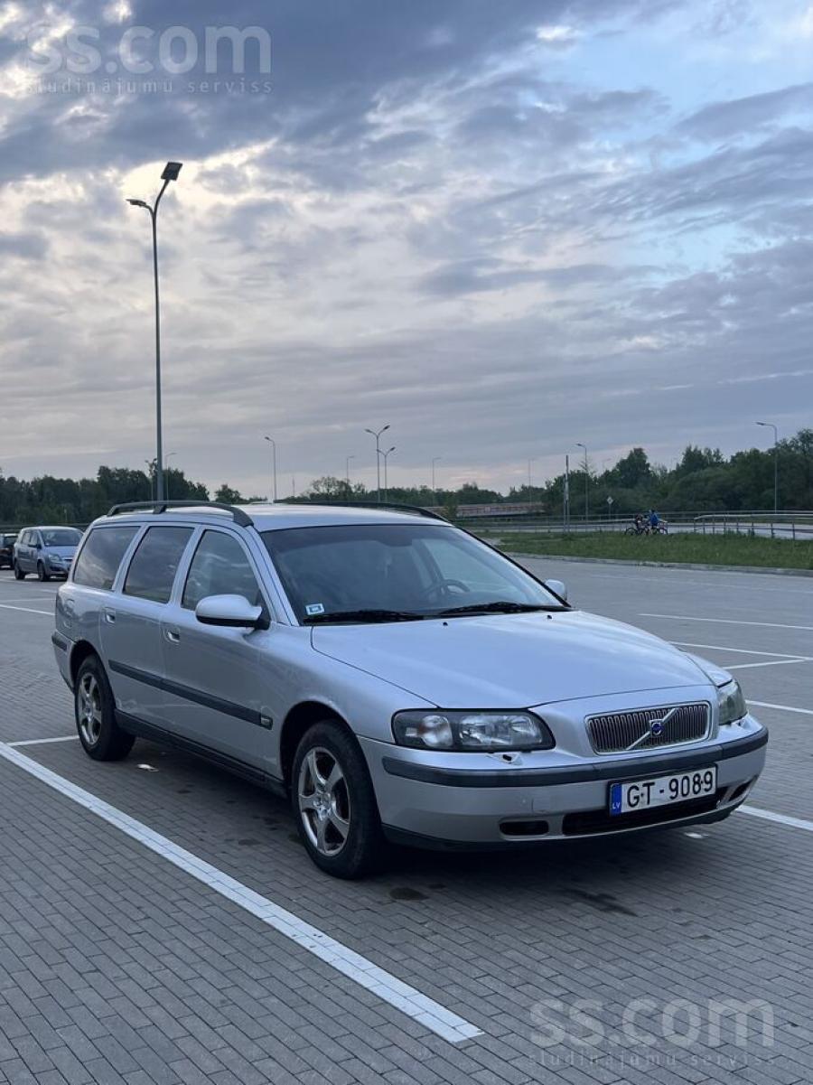 Volvo V70 2002 Rēzekne, ar dzinēja tilpumu 2.40 L un nobraukumu 374 tūkst. km par 1500 €, foto 1 vietnē AUTOMOTO.COM.LV
