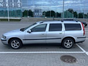 Volvo V70 2002 Rēzekne, ar dzinēja tilpumu 2.40 L un nobraukumu 374 tūkst. km par 1500 €, foto 3 vietnē AUTOMOTO.COM.LV