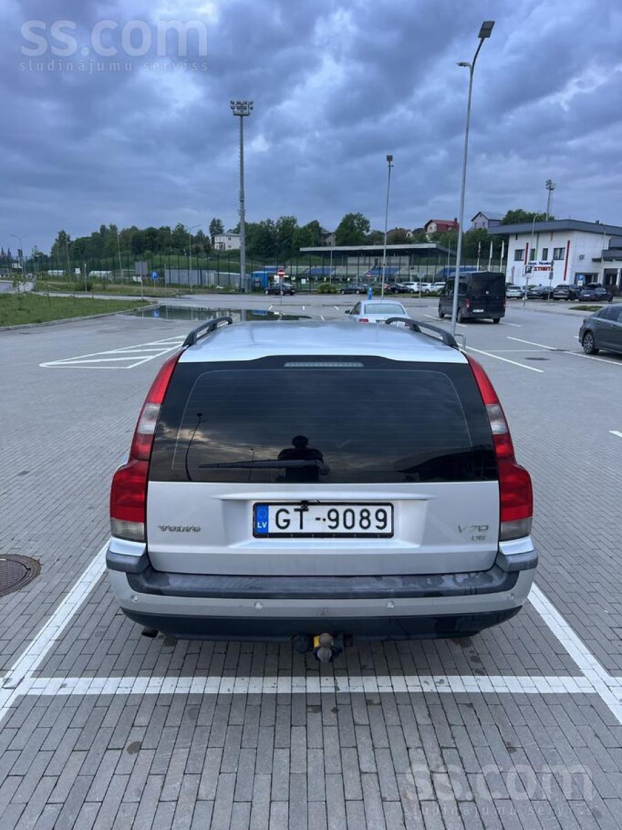 Volvo V70 2002 Rēzekne, ar dzinēja tilpumu 2.40 L un nobraukumu 374 tūkst. km par 1500 €, foto 5 vietnē AUTOMOTO.COM.LV