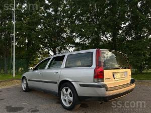 Volvo V70 2002 Valmiera, ar dzinēja tilpumu 2.40 L un nobraukumu 275 tūkst. km par 1750 €, foto 4 vietnē AUTOMOTO.COM.LV