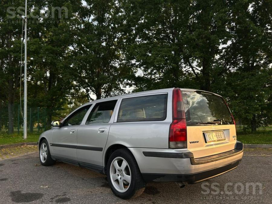 Volvo V70 2002 Valmiera, ar dzinēja tilpumu 2.40 L un nobraukumu 275 tūkst. km par 1750 €, foto 4 vietnē AUTOMOTO.COM.LV