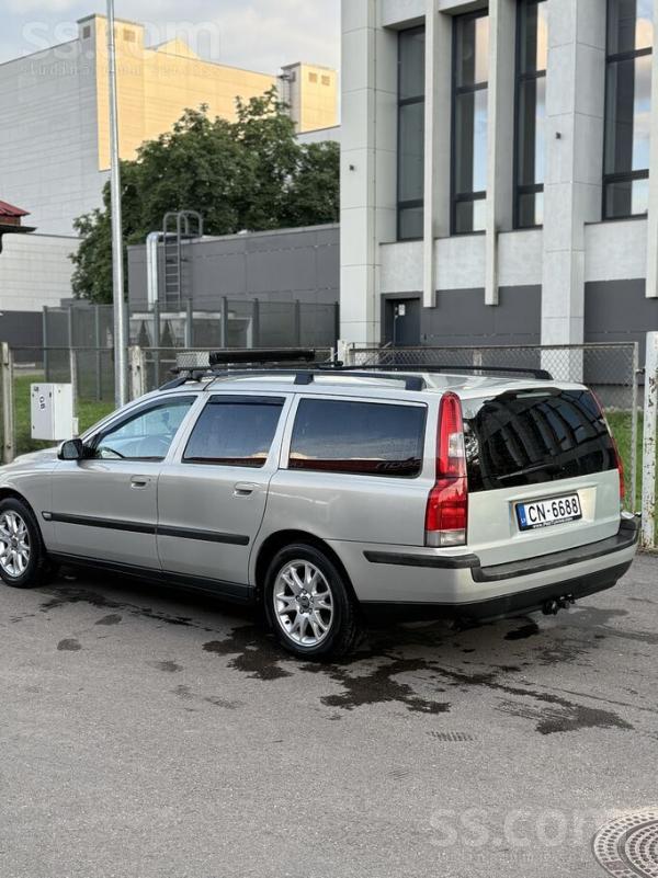 Volvo V70 2002 Daugavpils, ar dzinēja tilpumu 2.40 L un nobraukumu 411 tūkst. km par 1850 €, foto 3 vietnē AUTOMOTO.COM.LV