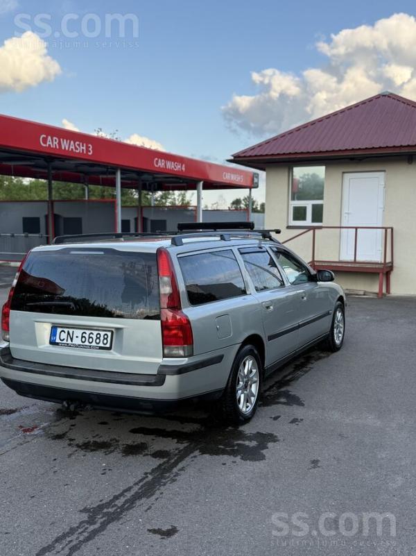 Volvo V70 2002 Daugavpils, ar dzinēja tilpumu 2.40 L un nobraukumu 411 tūkst. km par 1850 €, foto 5 vietnē AUTOMOTO.COM.LV