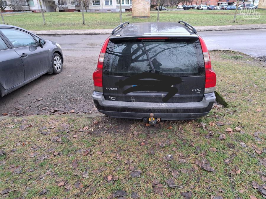 Volvo V70 2002 in Vilnius, with an engine capacity of 2.40 L and mileage of 2 thousand km for 399 €, photo 4 on AUTOMOTO.COM.LV