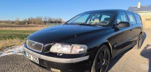 Volvo V70 2002 Pakruojis, ar dzinēja tilpumu 2.40 L un nobraukumu 608 tūkst. km par 1000 €, foto  vietnē AUTOMOTO.COM.LV