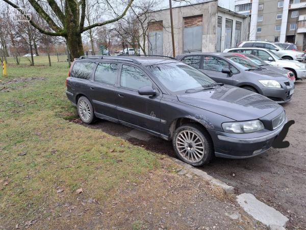 Volvo V70 2002 in Vilnius, with an engine capacity of 2.40 L and mileage of 2 thousand km for 399 €, photo 1 on AUTOMOTO.COM.LV