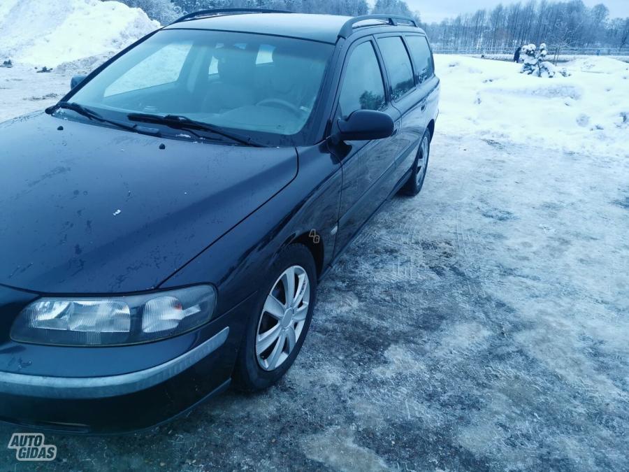 Volvo V70 2002 in Trakai, with an engine capacity of 2.40 L and mileage of 420 thousand km for 1350 €, photo 2 on AUTOMOTO.COM.LV