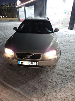 Volvo V70 2002 Rīga, ar dzinēja tilpumu 2.40 L un nobraukumu 380 tūkst. km par 1500 €, foto 3 vietnē AUTOMOTO.COM.LV