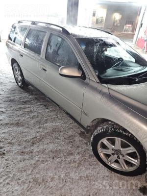 Volvo V70 2002 Rīga, ar dzinēja tilpumu 2.40 L un nobraukumu 380 tūkst. km par 1500 €, foto 4 vietnē AUTOMOTO.COM.LV