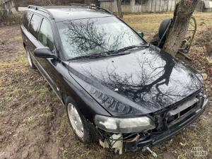 Volvo V70 2002 in Vilnius, with an engine capacity of 2.40 L and mileage of 386 thousand km for 500 €, photo  on AUTOMOTO.COM.LV