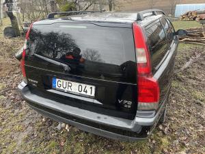 Volvo V70 2002 in Vilnius, with an engine capacity of 2.40 L and mileage of 386 thousand km for 500 €, photo 4 on AUTOMOTO.COM.LV