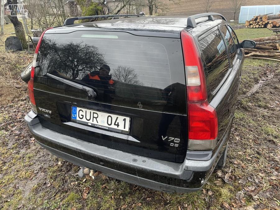 Volvo V70 2002 in Vilnius, with an engine capacity of 2.40 L and mileage of 386 thousand km for 500 €, photo 4 on AUTOMOTO.COM.LV