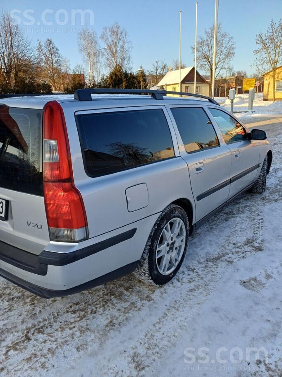 Volvo V70 2002 Daugavpils, ar dzinēja tilpumu 2.40 L un nobraukumu 412 tūkst. km par 1800 €, foto 6 vietnē AUTOMOTO.COM.LV