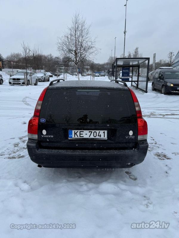Volvo V70 2002 in Riga, with an engine capacity of 2.40 L and mileage of 471 thousand km for 1150 €, photo 2 on AUTOMOTO.COM.LV