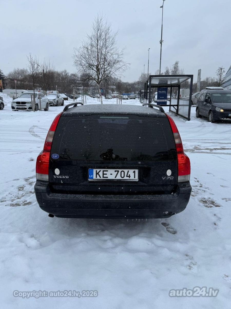 Volvo V70 2002 in Riga, with an engine capacity of 2.40 L and mileage of 471 thousand km for 1150 €, photo 2 on AUTOMOTO.COM.LV