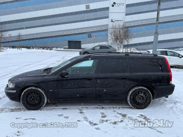 Volvo V70 2002 in Riga, with an engine capacity of 2.40 L and mileage of 471 thousand km for 1150 €, photo 4 on AUTOMOTO.COM.LV