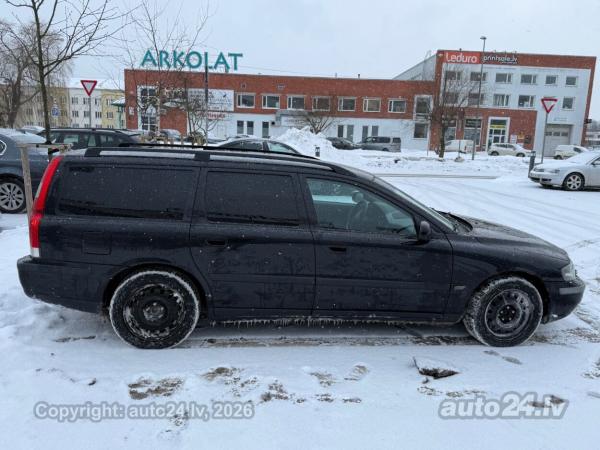 Volvo V70 2002 in Riga, with an engine capacity of 2.40 L and mileage of 471 thousand km for 1150 €, photo 5 on AUTOMOTO.COM.LV