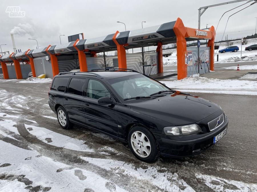 Volvo V70 2002 Viļņa, ar dzinēja tilpumu 2.50 L un nobraukumu 300 tūkst. km par 990 €, foto 4 vietnē AUTOMOTO.COM.LV