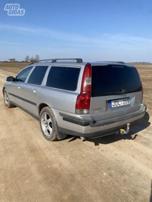 Volvo V70 2002 in Ukmerge, with an engine capacity of 2.40 L and mileage of 351 thousand km for 1250 €, photo  on AUTOMOTO.COM.LV