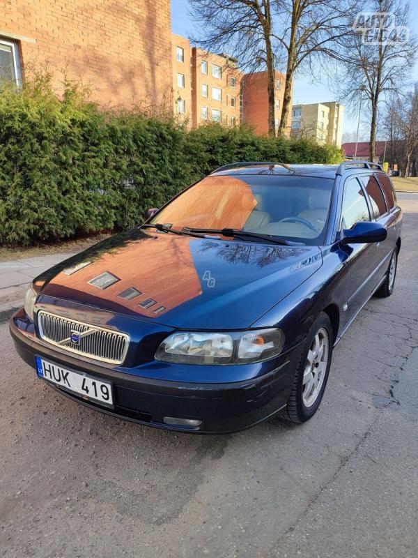 Volvo V70 2002 in Utena, with an engine capacity of 2.40 L and mileage of 308 thousand km for 1400 €, photo 1 on AUTOMOTO.COM.LV