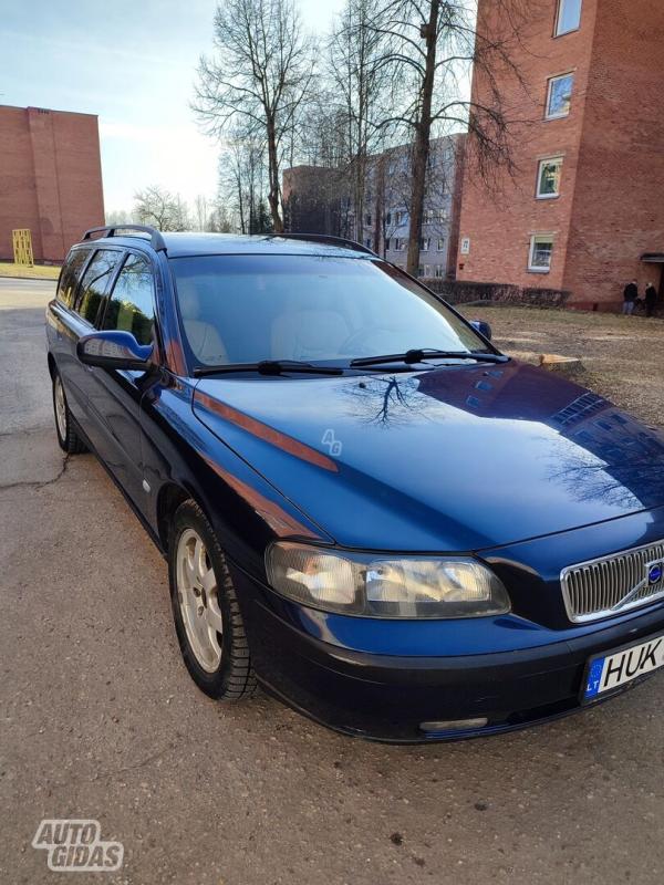 Volvo V70 2002 in Utena, with an engine capacity of 2.40 L and mileage of 308 thousand km for 1400 €, photo 2 on AUTOMOTO.COM.LV