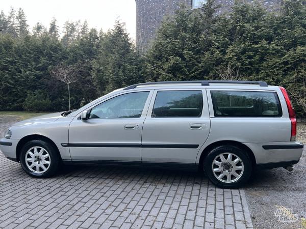 Volvo V70 2002 Viļņa, ar dzinēja tilpumu 2.40 L un nobraukumu 389 tūkst. km par 1350 €, foto 3 vietnē AUTOMOTO.COM.LV