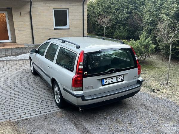 Volvo V70 2002 Viļņa, ar dzinēja tilpumu 2.40 L un nobraukumu 389 tūkst. km par 1350 €, foto 4 vietnē AUTOMOTO.COM.LV