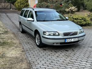 Volvo V70 2002 in Vilnius, with an engine capacity of 2.40 L and mileage of 389 thousand km for 1350 €, photo 8 on AUTOMOTO.COM.LV