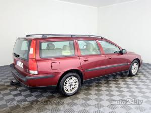 Volvo V70 2002 in Tallinn, with an engine capacity of 2.40 L and mileage of 286 thousand km for 799 €, photo 4 on AUTOMOTO.COM.LV