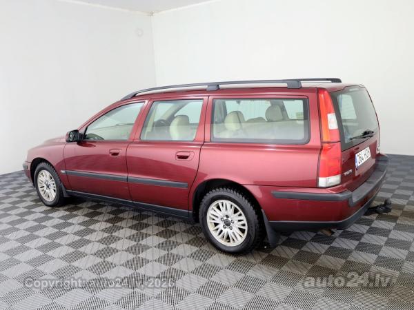 Volvo V70 2002 Tallina, ar dzinēja tilpumu 2.40 L un nobraukumu 286 tūkst. km par 799 €, foto 4 vietnē AUTOMOTO.COM.LV