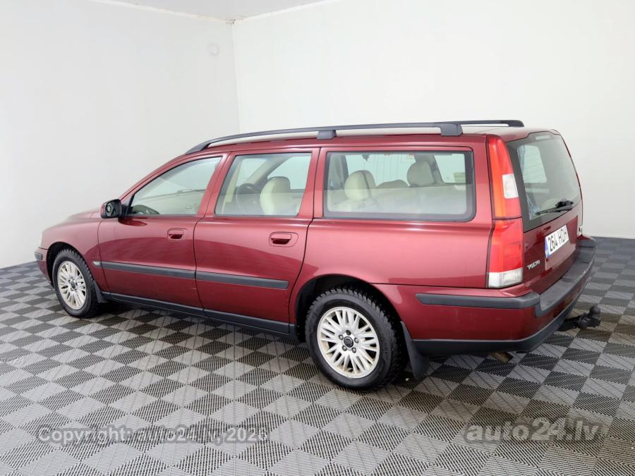 Volvo V70 2002 in Tallinn, with an engine capacity of 2.40 L and mileage of 286 thousand km for 799 €, photo 5 on AUTOMOTO.COM.LV