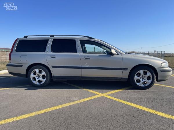 Volvo V70 2002 in Ariogala, with an engine capacity of 2.40 L and mileage of 417 thousand km for 1250 €, photo 2 on AUTOMOTO.COM.LV