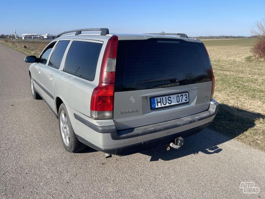 Volvo V70 2002 in Ariogala, with an engine capacity of 2.40 L and mileage of 417 thousand km for 1250 €, photo 11 on AUTOMOTO.COM.LV