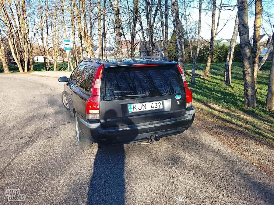 Volvo V70 2002 Raseiniai, ar dzinēja tilpumu 2.40 L un nobraukumu 350 tūkst. km par 1000 €, foto 3 vietnē AUTOMOTO.COM.LV