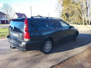 Volvo V70 2002 Raseiniai, ar dzinēja tilpumu 2.40 L un nobraukumu 350 tūkst. km par 1000 €, foto 6 vietnē AUTOMOTO.COM.LV