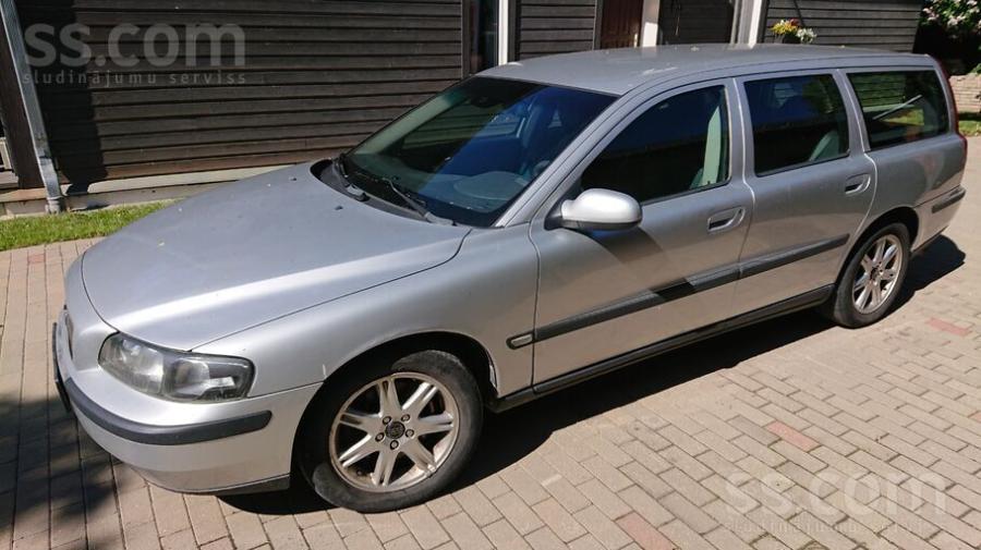 Volvo V70 2002 in Riga, with an engine capacity of 2.40 L and mileage of 391 thousand km for 1550 €, photo 1 on AUTOMOTO.COM.LV