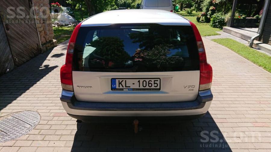 Volvo V70 2002 in Riga, with an engine capacity of 2.40 L and mileage of 391 thousand km for 1550 €, photo 4 on AUTOMOTO.COM.LV