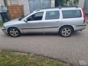 Вольво В70 2002 в Варена, объемом двигателя 2.50 л и пробегом 350 тыс. км за 850 €, фото  на AUTOMOTO.COM.LV