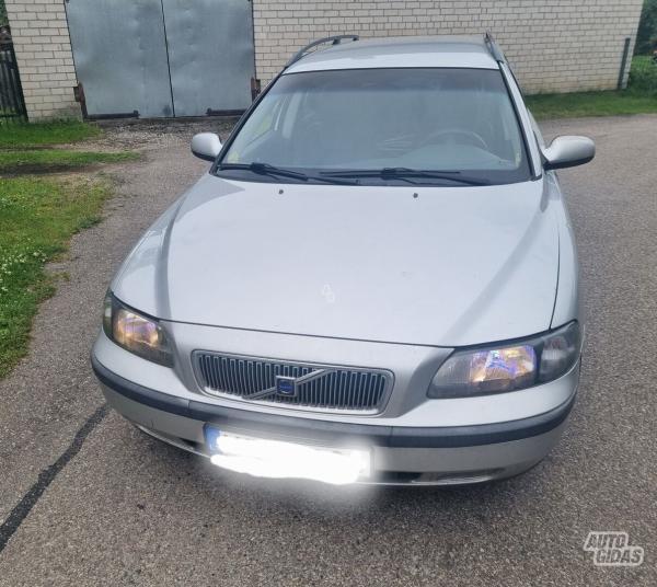Вольво В70 2002 в Варена, объемом двигателя 2.50 л и пробегом 350 тыс. км за 850 €, фото 2 на AUTOMOTO.COM.LV