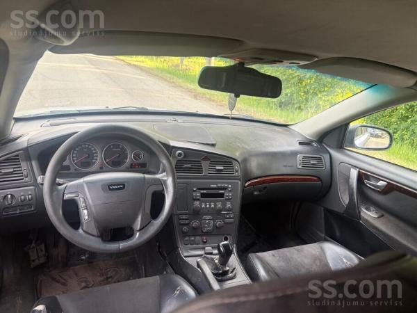 Вольво В70 2002 в Кулдига, объемом двигателя 2.40 л и пробегом 520 тыс. км за 600 €, фото 4 на AUTOMOTO.COM.LV